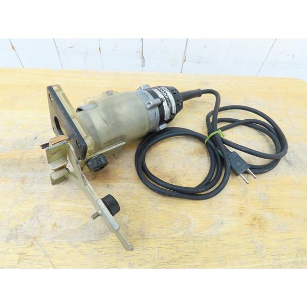 【発売日：2025年09月01日】日立製　6mm　トリマー　TR-6A商品サイズ・高さ19ｃｍ　幅9ｃｍ　奥行9ｃｍ年式・不明中古品です　年数相当の使用感あります　細かい小傷や剥げ等多数あります清掃・試験済みです　動作は良好ですが　中古品と...