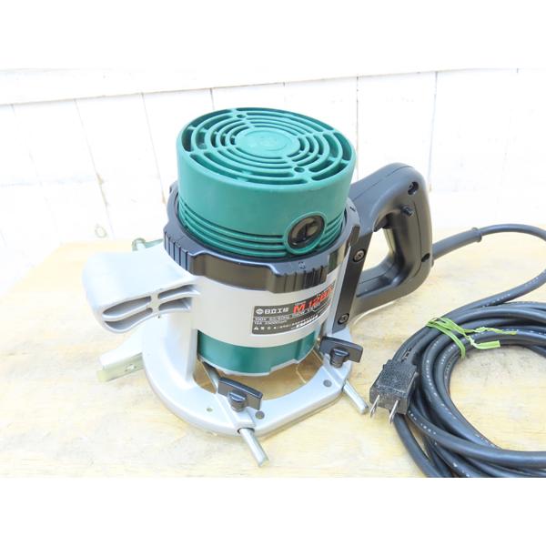 【発売日：2025年09月26日】日立製　12mm　ブレーキ付ルーター　M12BA商品サイズ・高さ21ｃｍ　幅25ｃｍ　奥行30ｃｍ年式・不明中古品です　年数相当の使用感あります　細かい小傷やスレ等あります清掃・試験済みです　動作は良好です...