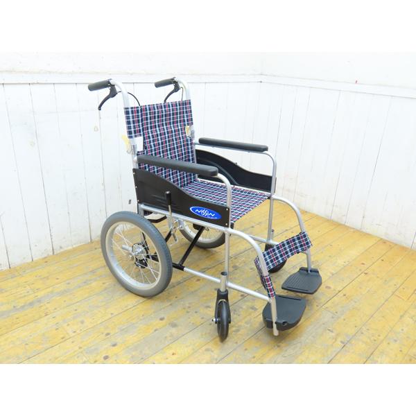 【発売日：2026年01月08日】NissiN　ニッシン　車椅子商品サイズ・高さ90ｃｍ　幅60ｃｍ　奥行95ｃｍ　座面高さ43cm幅40cm年式・不明中古品です　年数相当の使用感あります　細かい小傷やスレ等あります清掃・試験済みです　動作...