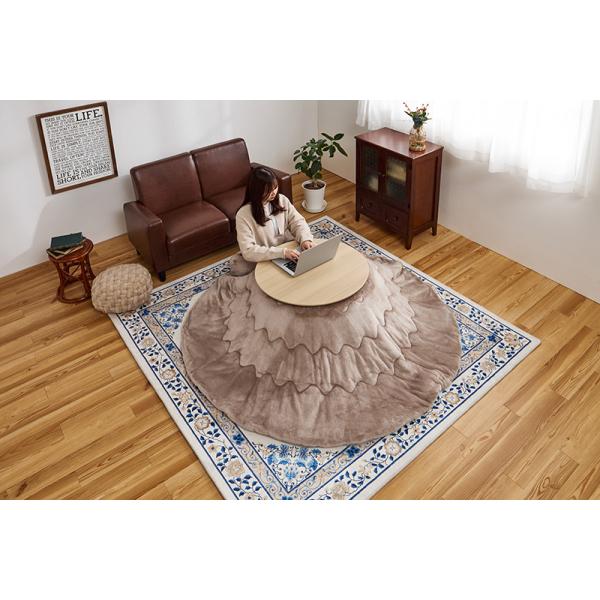 【発売日：2025年07月01日】まるくてかわいいフォルムが特徴の丸型こたつ。コンパクトに収納できる折れ脚タイプ。とろけるような肌触りのシンプルな掛け布団セット■ 折れ脚■ 天板固定ネジ付【カラー】ライトナチュラル/ホワイトウォッシュ/ブラ...