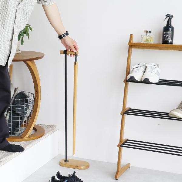 【発売日：2025年07月01日】木製とスチールを組み合わせた スタイリッシュな吊り下げ式靴べら。使いやすさはもちろん、玄関に映えるデザインで吊り下げ収納も可能。靴を履く時間が、ちょっと楽しくなるひとときに。【カラー】ブラウン/ベージュ【サ...