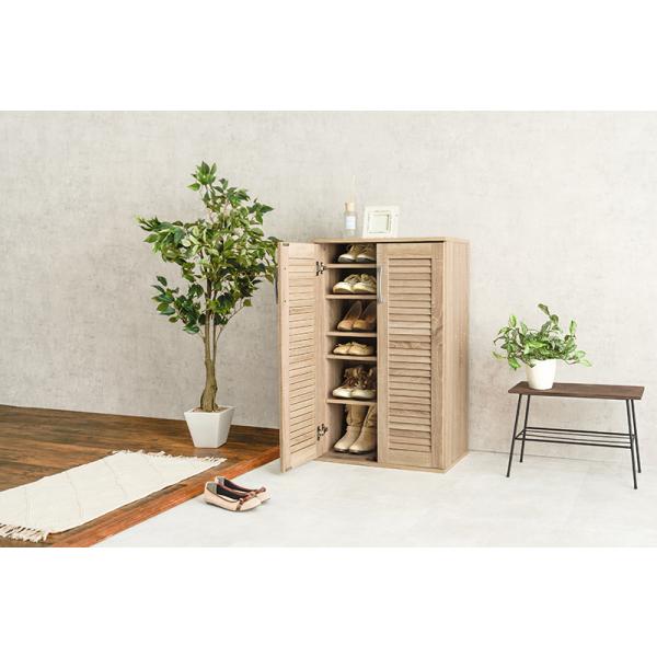 【発売日：2023年07月01日】通気性が良いルーバー扉と背面の通気口で湿気や臭いがこもりにくいシューズラック。傘や杖などの収納もでき玄関がスッキリ片付きます。カラー：ホワイト/ブラウン/ナチュラルサイズ：(約)幅60x奥行37x高さ95c...