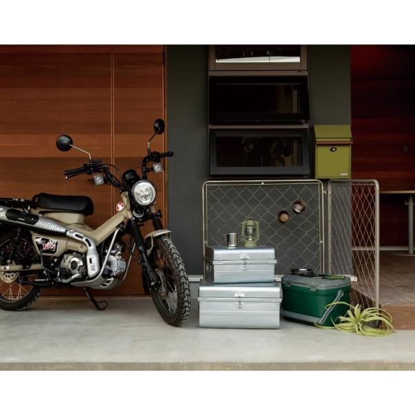 【発売日：2022年11月14日】無骨なデザインが格好良い室内用フェンスです。アメリカンなインテリアにぴったりで、インダストリアル・西海岸テイストにマッチします。ガレージ内に置いたり、アウトドアな雰囲気にあわせてもカッコいいですね♪くすんだ...