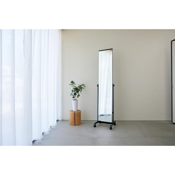 【発売日：2024年12月01日】鏡は飛散防止加工です。キャスター：ストッパー付2個・ストッパーなし2個【カラー】ブラック【サイズ】W370×D360×H1585 mm［鏡サイズ］W300×H1470×t5 mm【材質】スチール クロームメ...