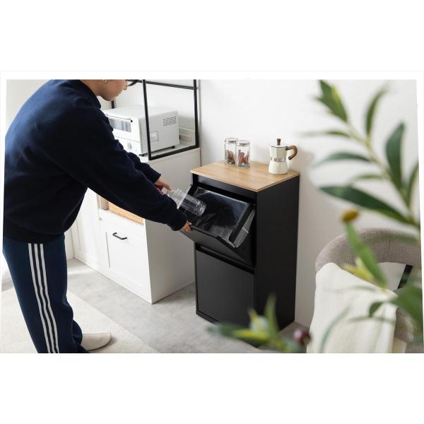 【発売日：2026年03月01日】限られたスペースのキッチンでも置きやすい、二段構造のフラップ式ゴミ箱。ゴミ箱を二台並べる必要がなく、省スペースでゴミの分別が可能です。またシンプルなフラットデザインでインテリアの雰囲気を損わず、上質な空間に...