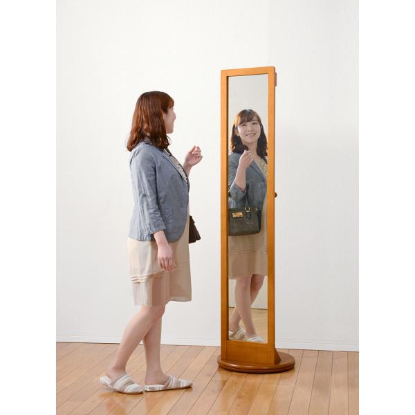 【発売日：2021年09月17日】ミラーとハンガーが一緒になった省スペース仕様。回転するので服を取ってすぐに鏡で確認できるカラー:ホワイトxナチュラル/ナチュラル/ダークブラウンサイズ:(約)幅φ45x高さ170cm材質：ラバーウッド【関連...