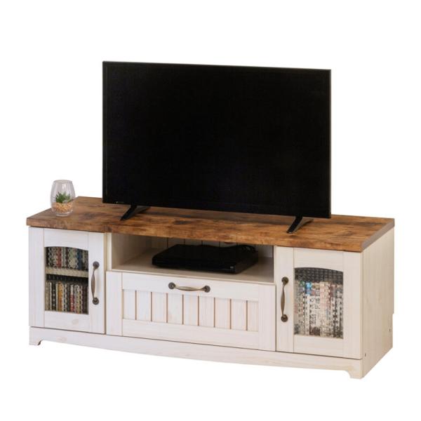 【発売日：2026年03月01日】●人気の高いカントリー風テレビ台。●天板は木目調プリント紙、本体は白木目柄のカントリースタイル。●扉はデザイン性が高く、中身が見えにくいクロスガラス仕様。●天板奥はコードを通すスペース、背面下部は壁にピッタ...