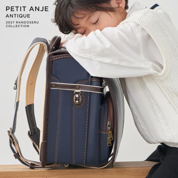 通学時の負担を考えた設計で、毎日の登校を快適に。成長期の体にやさしくフィットし、6年間安心して使えます。シンプルで飽きのこないデザインも人気の理由です。本体素材：本革牛革ボルサ背当素材：ソフト牛革内　　寸：高さ約31cm 幅約23.5cm ...