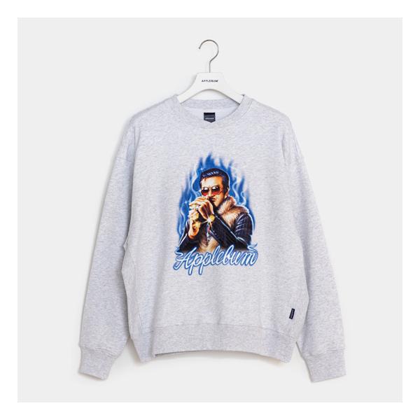 昭和のスターをエアブラシ調アートで表現したクルースウェット。他には無いAPPLEBUMらしいユーモア溢れる1枚です。こだわり抜いて作ったオリジナルシルエットだからこそ、毎日使いたいと思える様なシンプルなアイテムに昇華させました。シルエットは...