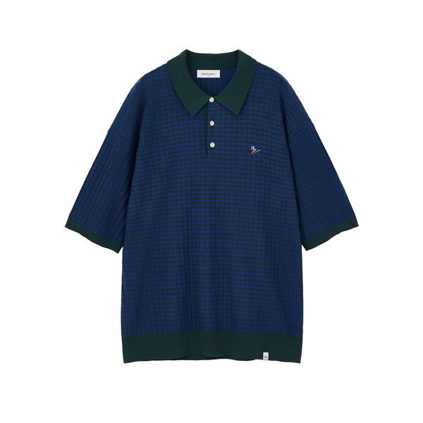 MAGIC STICKの新しい試みKnitting Series第4弾ブランドとしては非常に珍しいニットポロシャツ。今シーズンのサンプリングソースとして多く使用している97年の名曲“Mo Money Mo Problems”から90年代の空...