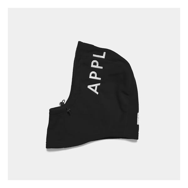 フード部分に【APPLEBUM】のロゴを落とし込んだフリース素材のフード。頭から首までスッポリと覆ったフードを被ったような使い方と首に通してネックウォーマーのような使い方も可能な2wayタイプです。寒さが厳しい時期の防寒としては勿論、スタイ...