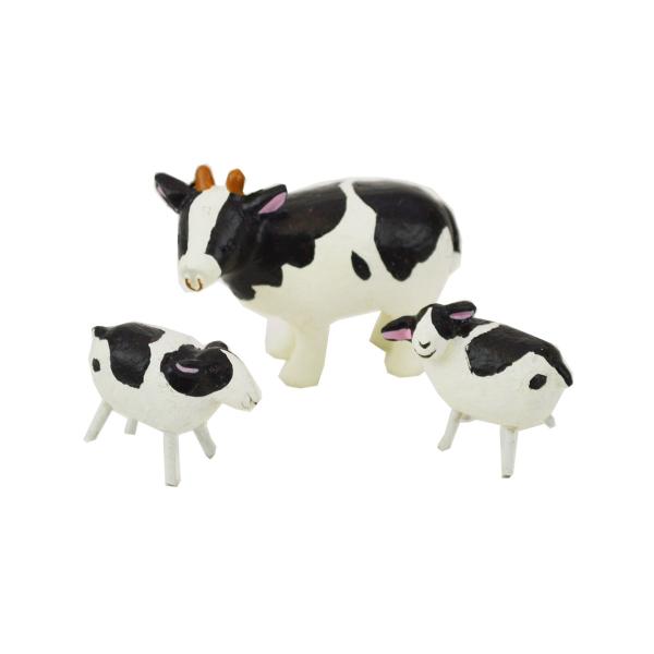 レジンミニチュアオーナメントアニマルオブジェ 牛ファミリーレジン製（樹脂）にペイントを施した小さな置物。親うし、子うしのパーツ、合計3点セットです。レジンと塗装によって細部までこだわった造形や色合いが可能で、様々なデザインを楽しむことができ...