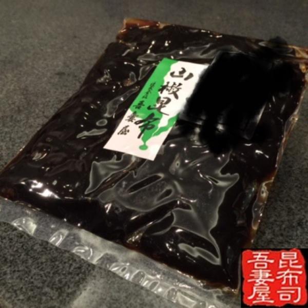 羅臼昆布の中でも佃煮に適した部分だけを選び、とくに香りがよいとされる国内産の青実山椒を丹念に混ぜ合わせた香り高く、そして程よい甘みが味わいを引き立たせる自家製伝統製法上質の山椒昆布です。※吾妻屋オリジナル贈答、手みやげをお考えの方へ・・・パ...