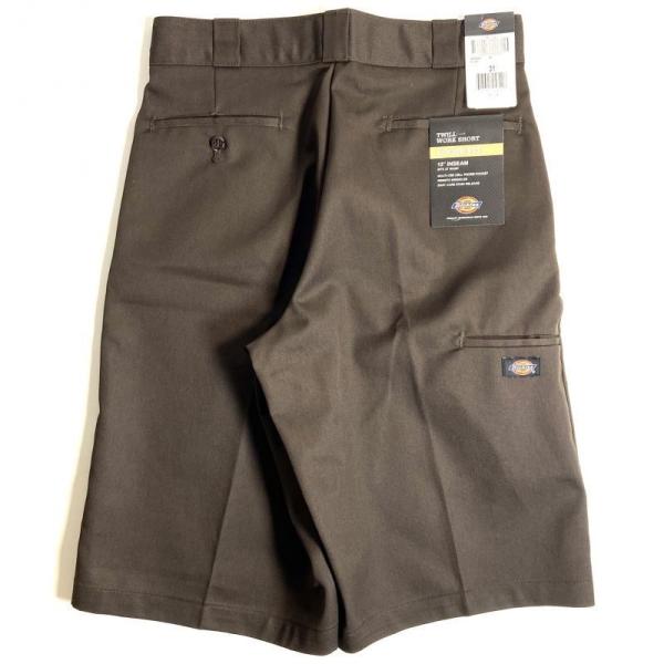 ・詳細Dickiesより王道のワークショーツ。股下13インチのちょうど膝が隠れる長さで、ルーズなシルエットが魅力的な一着。・素材ポリエステル65%コットン35%・サイズ30 ウエスト78cm 股上33cm ワタリ幅30cm 裾幅31cm31...