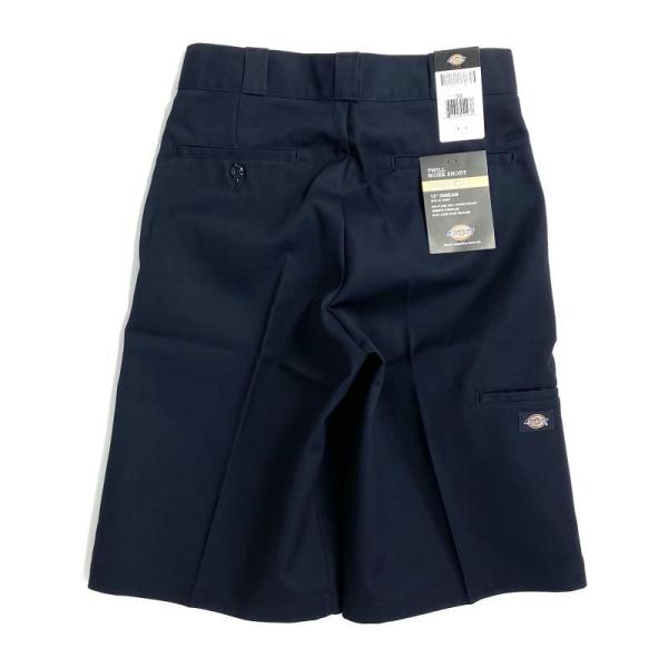 ・詳細Dickiesより王道のワークショーツ。股下13インチのちょうど膝が隠れる長さで、ルーズなシルエットが魅力的な一着。・素材ポリエステル65%コットン35%・サイズ30 ウエスト78cm 股上33cm ワタリ幅30cm 裾幅31cm31...