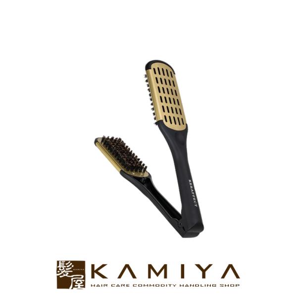 《ヘアブラシ》使い始めから使いやすいを追求したツインブラシ。ストレートのクオリティーを上げる必須アイテム。ブラシ部をセラミック加工することで蓄熱により熱効率アップ。ブラシの開きを広めに設定することでスライスに引っかからずにスムーズ使用できま...