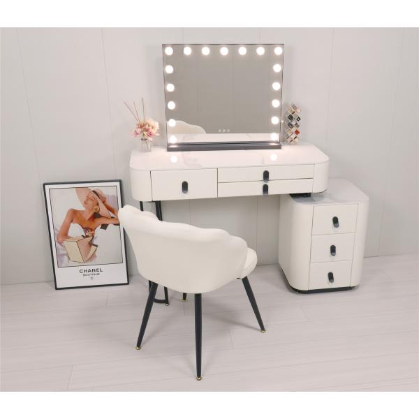 ミラーの電球は３段階調整可能です。女の子なら誰もが憧れるドレッサーで作るメイクスペース大人の魅力が高まるような女性らしさ溢れる可愛いとテンション上がっちゃいますよね♪♪レザー調生地は大理石天板と一緒にあわせることで、優雅さがUP 「商品仕様...