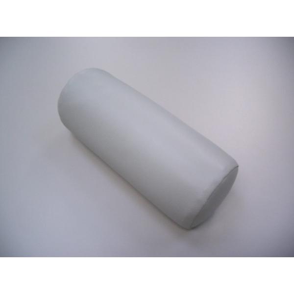 Ｓｔｅｒｎａ　ｒｏｌｌ（Ｃｙｌｉｎｄｒｉｃａｌ）スターナロール（円柱型）サイズ：直径12.5ｃｍ、長さ16ｃｍ、重さ約150ｇ【レザー特性】■アルコール、次亜塩素消毒可能■抗菌・防汚・難燃加工■鉛・カドミウム不使用レザーのお手入れについて：...