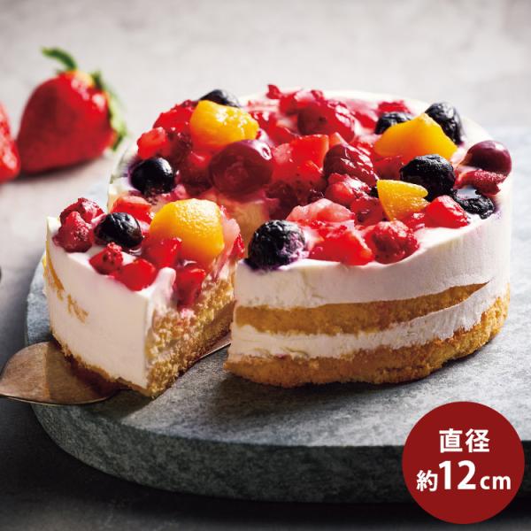 【発売日：2024年07月19日】４種のベリーと黄桃をトッピングした華やかなフルーツケーキです。【商品区分】食品【保存方法】冷凍【原材料(アレルギー表記含む)】ホイップクリーム(植物油脂、 脱脂粉乳、 その他X(国内製造)、 ミックスベリー...