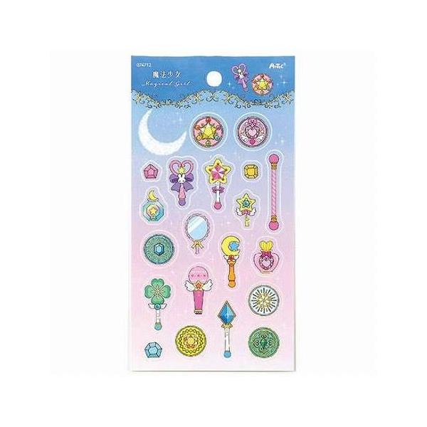 【発売日：2026年02月10日】手帳やラッピングに、魔法少女のきらめきを詰め込んだドリーミーシール!魔法少女の世界観をそのまま切り取った、夢いっぱいのシートシールです。きらめくステッキ、秘密のコンパクト。あの日夢見た魔法少女は今も心の中に...