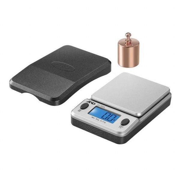 【発売日：2018年04月09日】A＆D携帯型コンパクトスケール HJ-150A-JA [BSKA701]JANコード：4981046130554150g(最小表示0.1g)●電源:単4乾電池×2本付●皿寸法:60×65●質量:約95g●計...