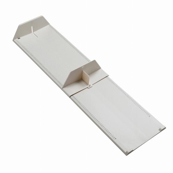 【発売日：2024年10月16日】【商品説明】カーソル部を溝にセットするだけの軽量で使いやすいスライドタイプ。3つのパーツに分かれ、コンパクトに収納できます。溝の左右に目盛が表示されています。製品サイズ：W280×L1260×H90mm測定...