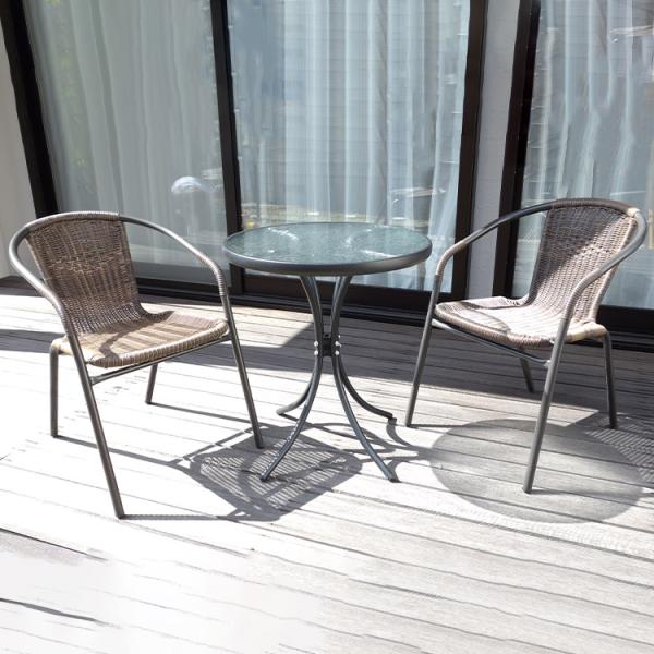 【発売日：2016年06月20日】■内容お天気のいい日に、お庭やベランダに置くだけでまるでリゾート風にオープンカフェのように変身。目を引くモダンなラタン調デザインと濃淡のある自然な色合いがお洒落。■仕様サイズテーブル：約直径60×68cmチ...