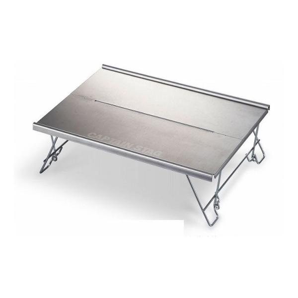 【発売日：2021年08月05日】【商品説明】ソロキャンプにちょうどいいコンパクトテーブル。熱いものを直接置けるので焚き火まわりに最適です。天板には耐熱性が高いステンレスを採用。天板から物が落ちにくい転落防止構造。B6コンロなどの小型グリル...