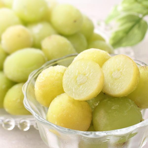 【発売日：2026年03月13日】【商品詳細】山形県産のシャインマスカットを、美味しさそのままに瞬間凍結しました。そのままシャリッと食べられ、まるでシャーベットのような味わいを楽しめます。ご自宅用に大袋でお届けいたします。原材料(アレルギー...