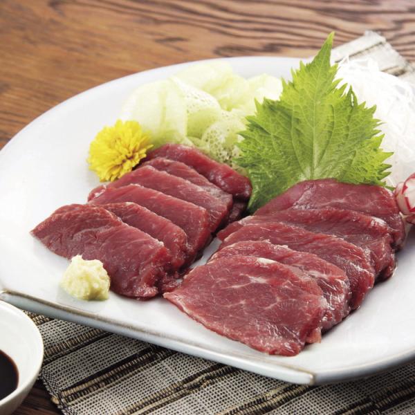 【発売日：2024年12月19日】【商品詳細】大正8年創業。信州伊那里の馬肉食文化を継承し、品質のよい馬肉をお届けしております。保存方法:冷凍商品区分:食品内容量:赤身300g、馬刺しタレ20ml×3原材料(アレルギー表記含む):【赤身】（...