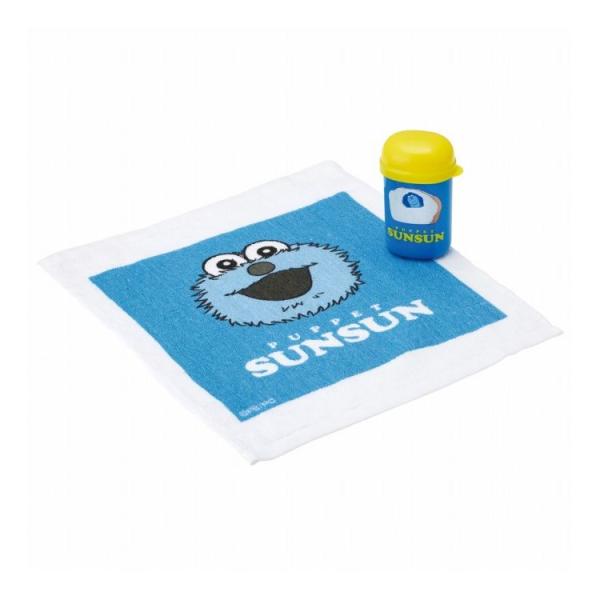 【発売日：2026年02月19日】【商品詳細】行楽や普段使いに便利なおしぼりとケースのセット。濡れたおしぼりを凍らせてお弁当と一緒に持つと保冷剤代わりになっておすすめです！名前シール付き。【商品サイズ(約)】ケース：60×50×108mmお...