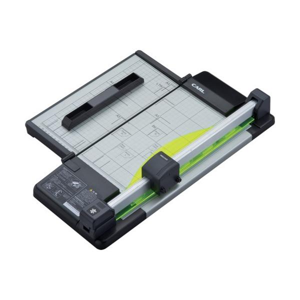 【発売日：2018年04月16日】●盤面は折り畳み式なので僅かなスペースにもコンパクトに収納可能です。●ロック機構付で、ロックをすることで紙押さえ板が下がり、用紙をしっかり固定し、裁断時のズレを抑制します。●全長×奥行×高さ(mm)：517...