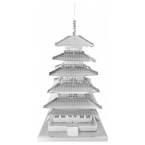 【発売日：2022年06月02日】【商品特長】超細密レーザーカットによるハイクオリティーメタルモデル「メタリックナノパズル」の五重塔！メタルシートからパーツを取り外し、ペーパークラフトのように曲げたり、折ったり、差し込んでいくと、美しく輝く...