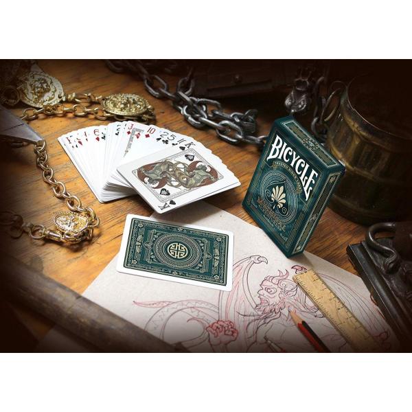 このカスタムデッキはギリシャ、北欧、エジプトと東アジアの伝統からの神話上の生き物をテーマとしています。このカスタムトランプのデッキはGustavo Borboaによってデザインされ、安定のUSPCCによってBicycleブランド・リネンエア...