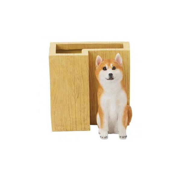 つぶらな瞳に胸キュンのかわいい傘立て。傘立て本体の前でちょこんと座った柴犬風の犬は、傘を守りながら玄関先で家族の帰りを待っているかのようです。コンパクトなのに大容量、最大8本程度収納できます。■主材：レジン　■個装：ダンボール　■サイズ：2...