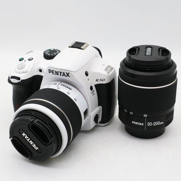 スマホ、タブレットからご覧の方は、下記の【商品詳細を見る】から詳細情報を必ずご確認下さい。商品名：RICOH ペンタックス K-50 ダブルズームキット ホワイト シャッター回数：1988回商品管理番号：SR8-03-98状態：レンズ下部に...