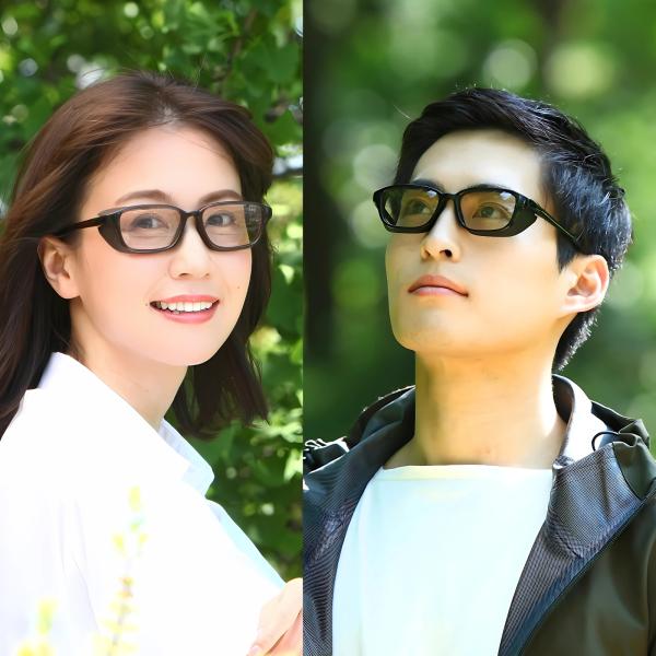 【サイズ】レンズ高さ：33mm フロント幅：139mm ブリッジ幅：17mm レンズ幅：52mm テンプル長さ：135mm【カラー】全4色（C1：ブラック、C2：グレー、C3：バイオレット、C4：ブラウン）【材質】[フレーム] TR-90 ...