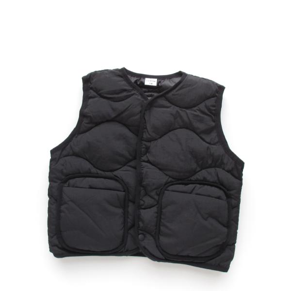 表地：ナイロン100%裏地・中綿：ポリエステル100%パイピング部分：ナイロン90%　ポリウレタン10%MADE IN MYANMAR＊佐川急便での発送となります。