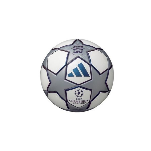フィナーレの登場から25周年を記念して、UEFAチャンピオンズリーグ00-01シーズンのボールデザインからインスピレーションを受けたアニバーサリーモデル。インテリアや贈り物、リフティングボールにもおすすめです。・貼り・人工皮革(PU製)・直...