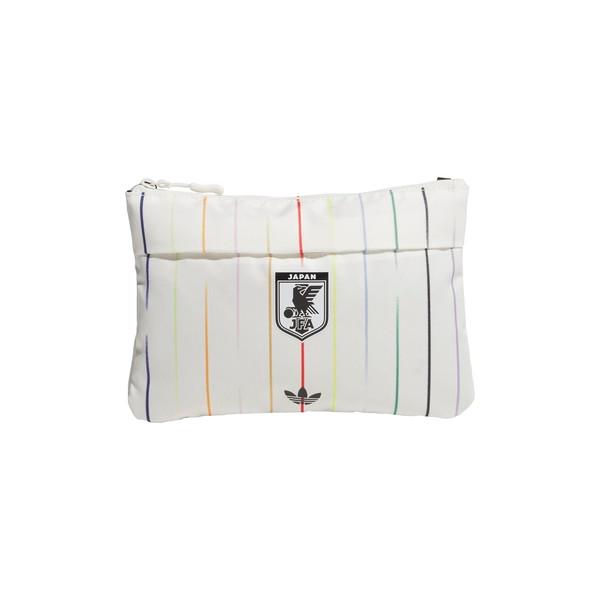 アディダス サッカー日本代表 2026 アウェイ サコッシュ"アディダス サッカー日本代表 2026 アウェイ サコッシュは、日本のサッカースピリットを日常に取り入れながら、必需品をスタイリッシュに持ち運びたいファンに向けたアイテム。アイコ...