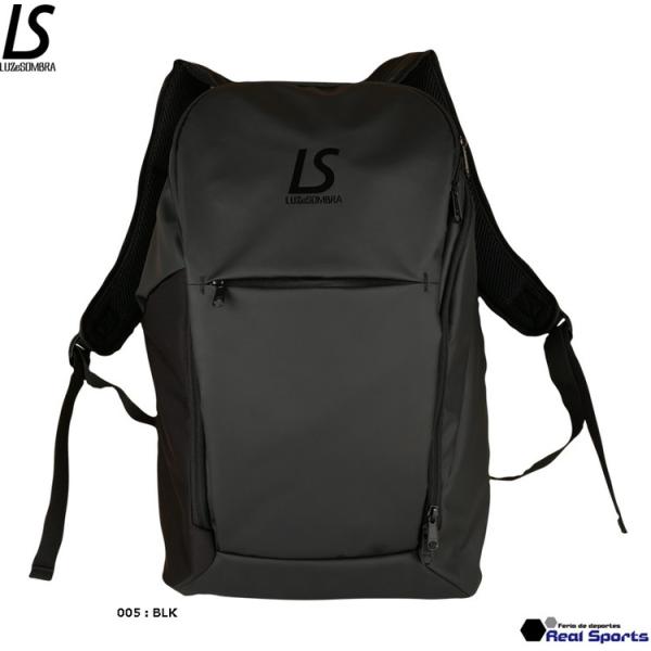 LS/LUZ/ルース使い勝手抜群の多機能バックです。指導者向けに、スーツ姿やコーチスタイル（トレーニングスタイル）にも、バックを背負った時にカッコ良く見えるシンプルでフォルムにもこだわったデザインにしています。・センターポケットにはシューズ...