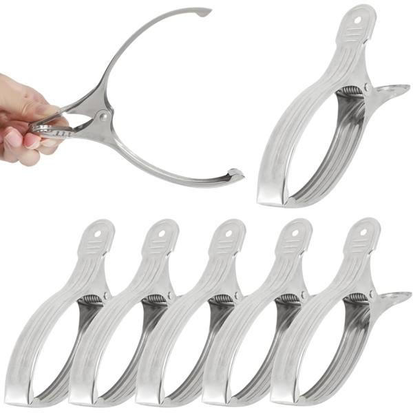 バリエーションコード : 2B26Y15FGV「特大サイズ」口の部分ががばっと最大12.5cm開きますので、布団やタオルケット等の寝具はもちろん、靴下やおもちゃを干すのに適しています。硬化プラスチックを主材にしており、軽量で持ち歩き便利です...