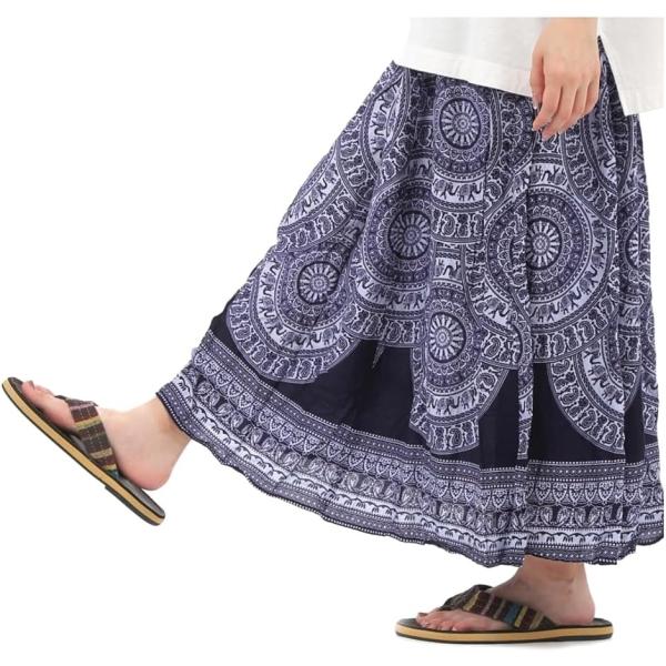 バリエーションコード : 2BUKKY69KD素材構成: 100% レーヨン民族柄のスカートです。ワンピース風にもなる２way仕様。幅広シャーリングゴムなので締め付け感がなく楽々着られます。着る位置によってスカートの丈も自由自在に変えられま...