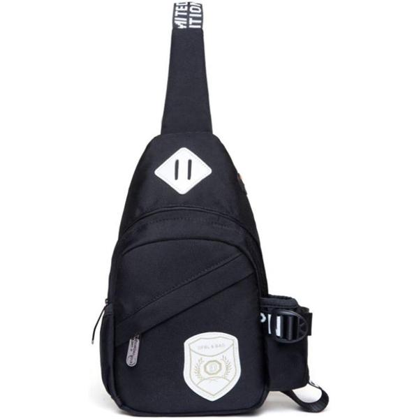 バリエーションコード : 2B8P699D5V「特徴」 シンプル・スタイリッシュをイメージし、かわいいぶた鼻をアクセントとしたおしゃれデザインなボディバッグ。大人でも子供(キッズ)でも使用できるサイズ感なので親子でのシェアもおすすめ。「使用...