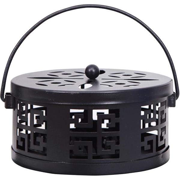 バリエーションコード : 2B6UT8FKLO・＊カラー：ブラック ＊サイズ：15cm x 15cm x 7cm(本体のサイズ) ＊重量：490g ＊数量：1個・＊鉄製でどっしりした重さがあり、蓋と取っ手付きのオシャレな蚊取り線香ホルダー。...
