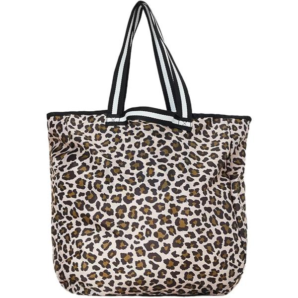 バリエーションコード : 2B940380VU小さく折りたたんで収納できる大容量2WAYエコバッグ。肩掛け、手持ちの両方に対応した便利バッグです。旅行の補助バックとしても使えます。コンパクト軽量で持ち運びに便利。しかも2Lペットボトルが8本...