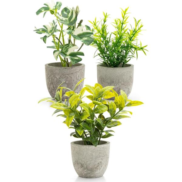 「リアルな質感」 このフェイクグリーンは、卓上に最適なサイズで、真実感たっぷりのデザインが魅力です。高品質なPE材料を使用しており、葉の葉脈や質感が非常にリアルに再現されています。また、落ちることのない葉や匂いの無さも特長です。土部分にはモ...