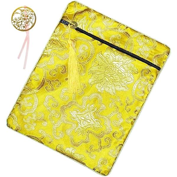 バリエーションコード : 2B9F2DTY8R「御朱印帳ケース」御朱印帳や数珠・拝観券・パンフレット・数珠などを収納できる寺社巡りに便利な御朱印帳ケースです。ジッパー付きのポーチに入れておけば、汚れたり、バッグの中でページが折れてしまったり...