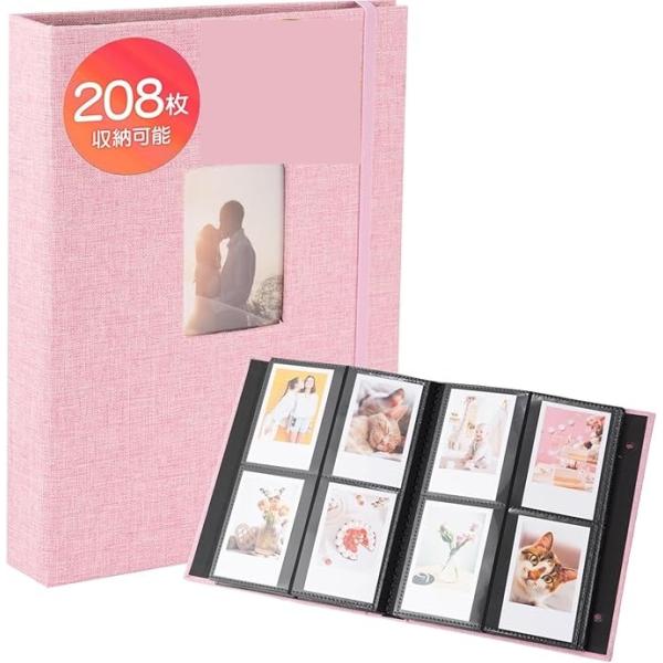 バリエーションコード : 2B9FGWXUNH「 チェキアルバム 」 瞬間の思い出を色褪せずに保管できるチェキアルバムです。大容量でたくさんの思い出を収納できます。「 大容量 」 ついつい撮りすぎても安心の２０８枚も収納できる大容量アルバム...