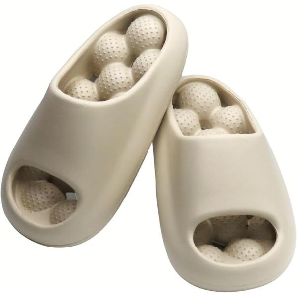 バリエーションコード : 2B9PH212TP「商品の特徴とメリット」 マッサージボールが足裏を優しく刺激する独自の厚底デザインを採用し、心地よいマッサージ効果を実現しました。凸凹のあるインソールが、足裏のアーチをしっかりサポート。また通気...